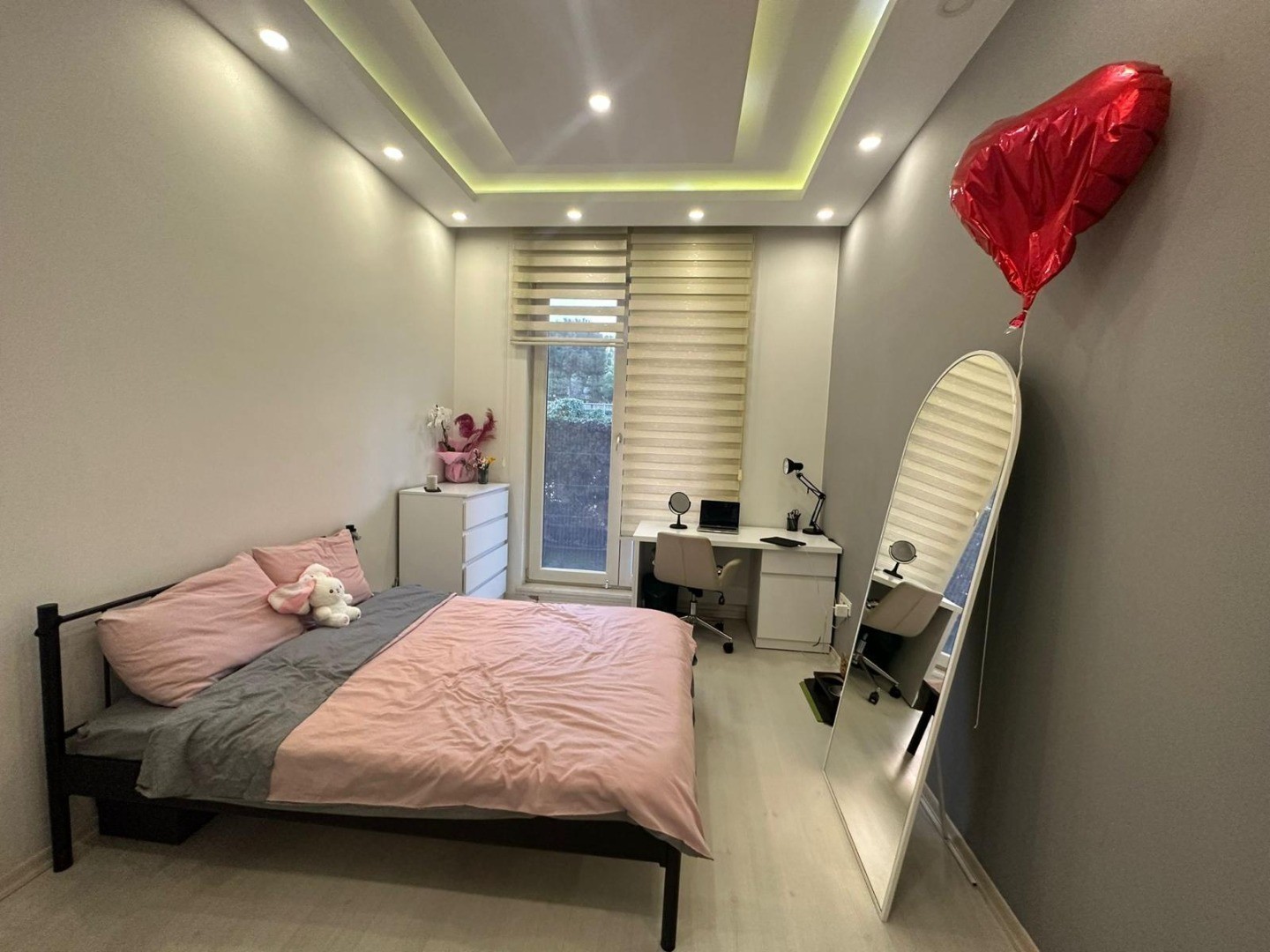 4 Room 255 m2 Apartment in